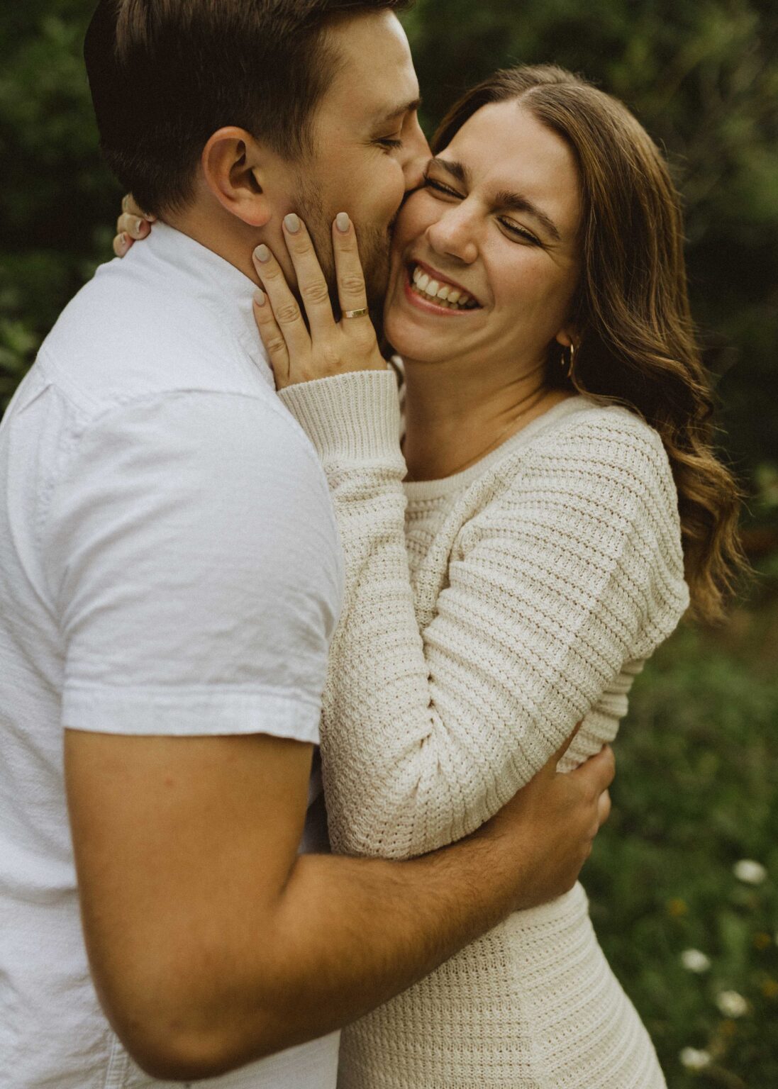 Flying Moon Cabins Elopement | Lillian + Andrew - meganschukei.com