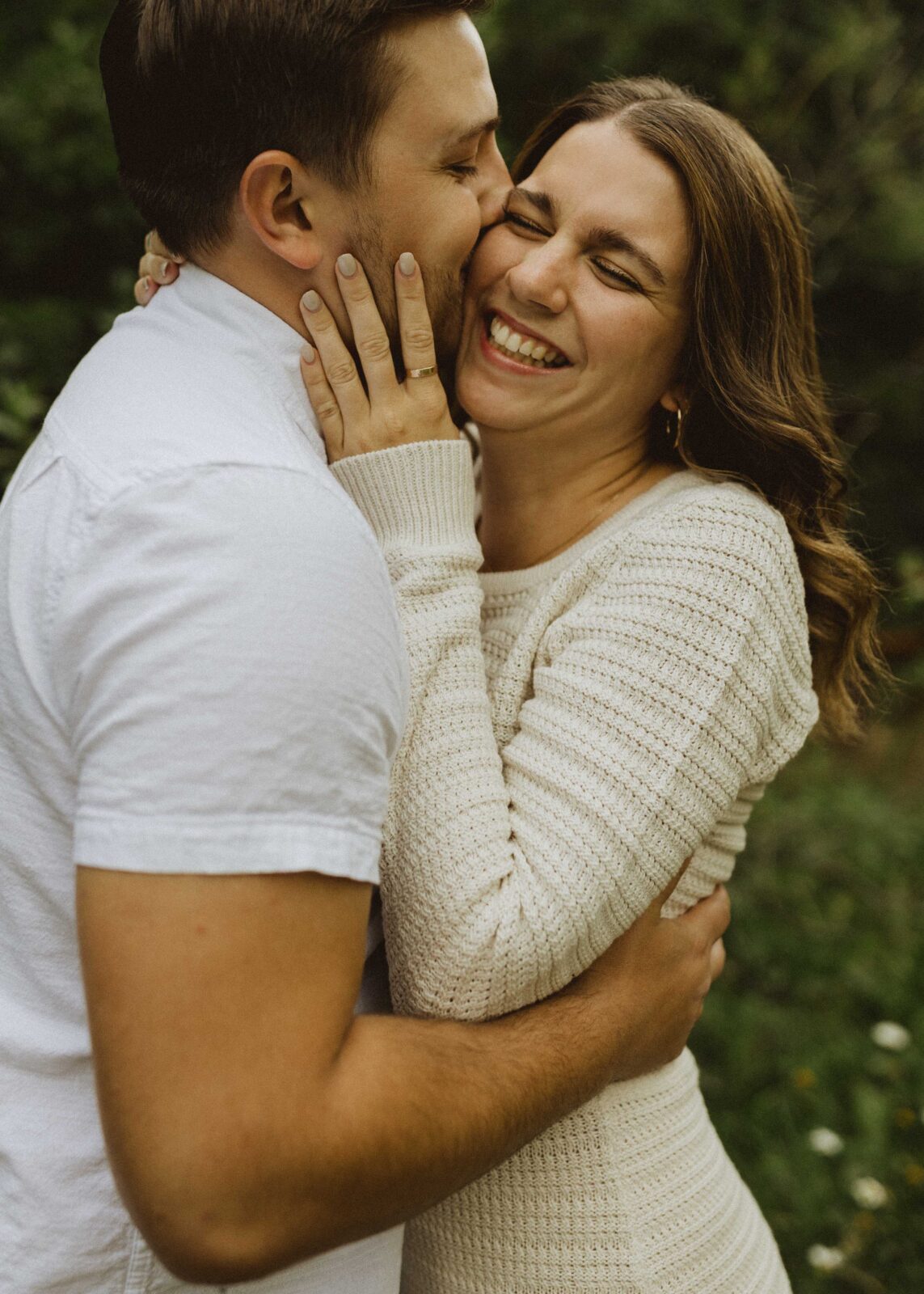 Flying Moon Cabins Elopement | Lillian + Andrew - meganschukei.com