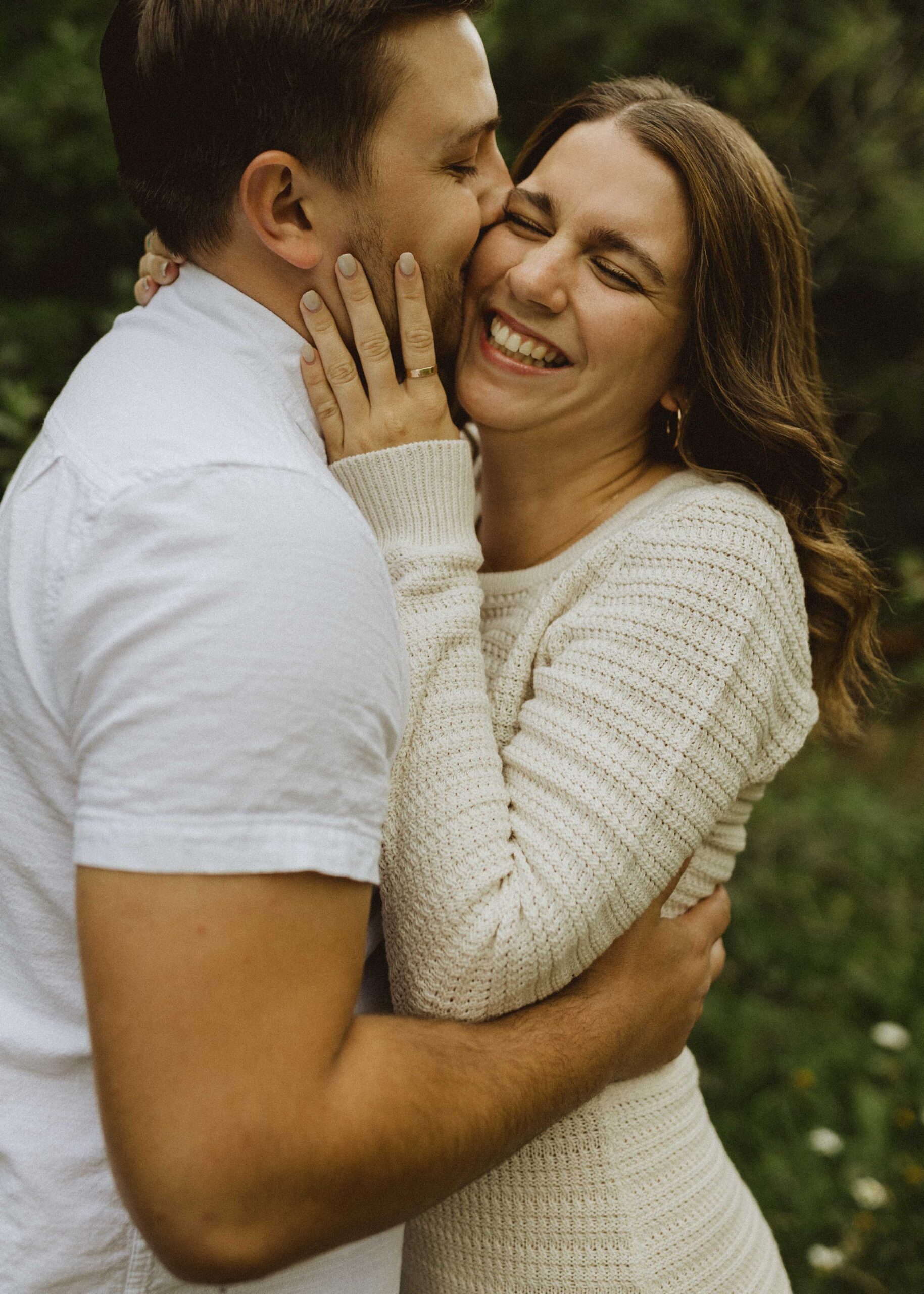 Flying Moon Cabins Elopement | Lillian + Andrew - meganschukei.com
