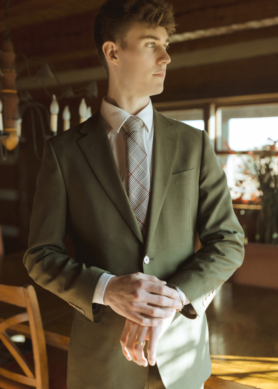 Roca Ridge Events Cabin Wedding | Lexy & Phil - meganschukei.com